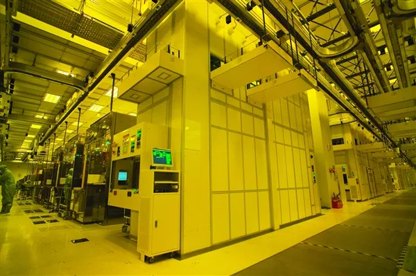 台积电首次披露2nm工艺的关键技术细节 · KAD